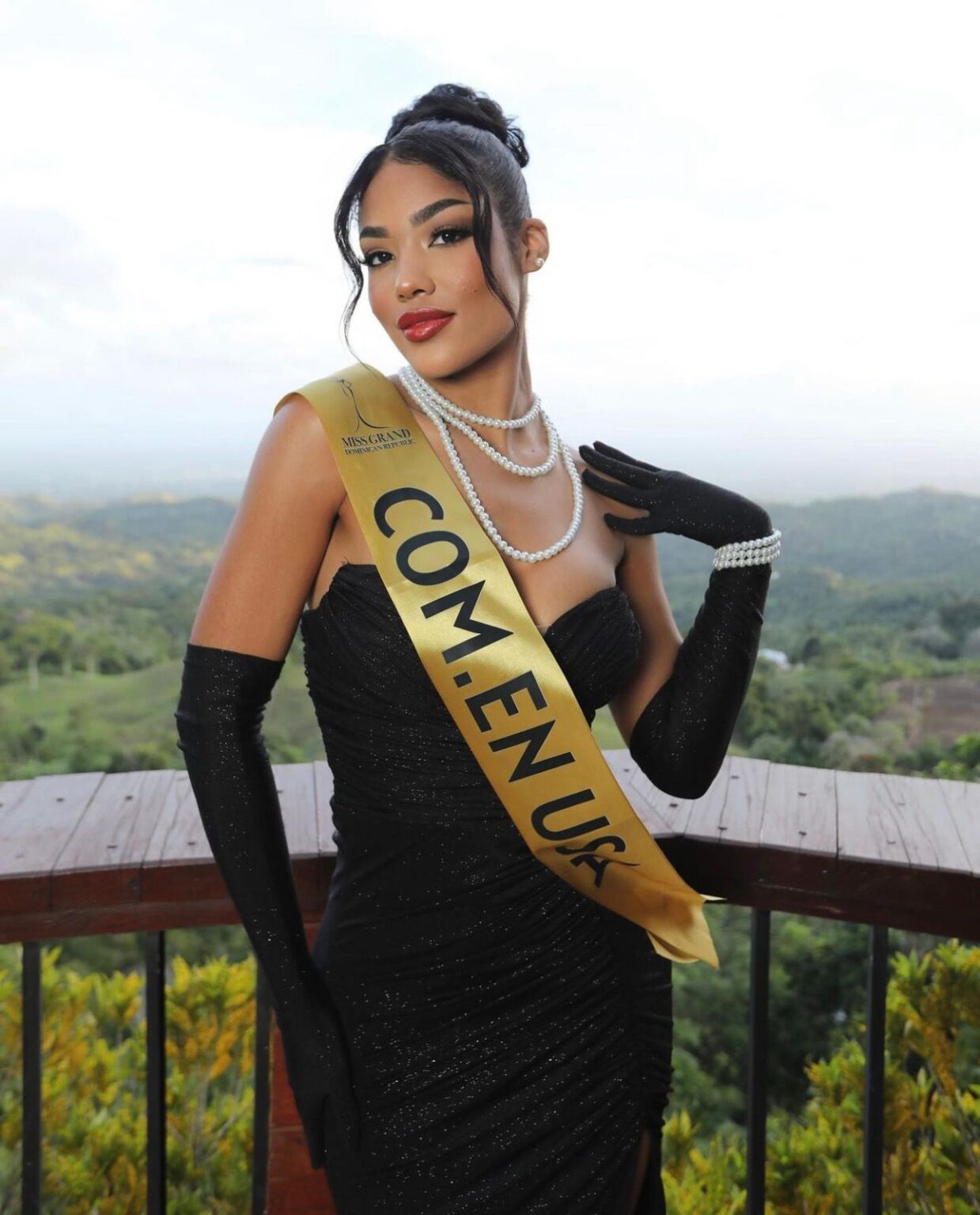 Andreina Santos tras la corona de Miss Grand República Dominicana 2023 ...